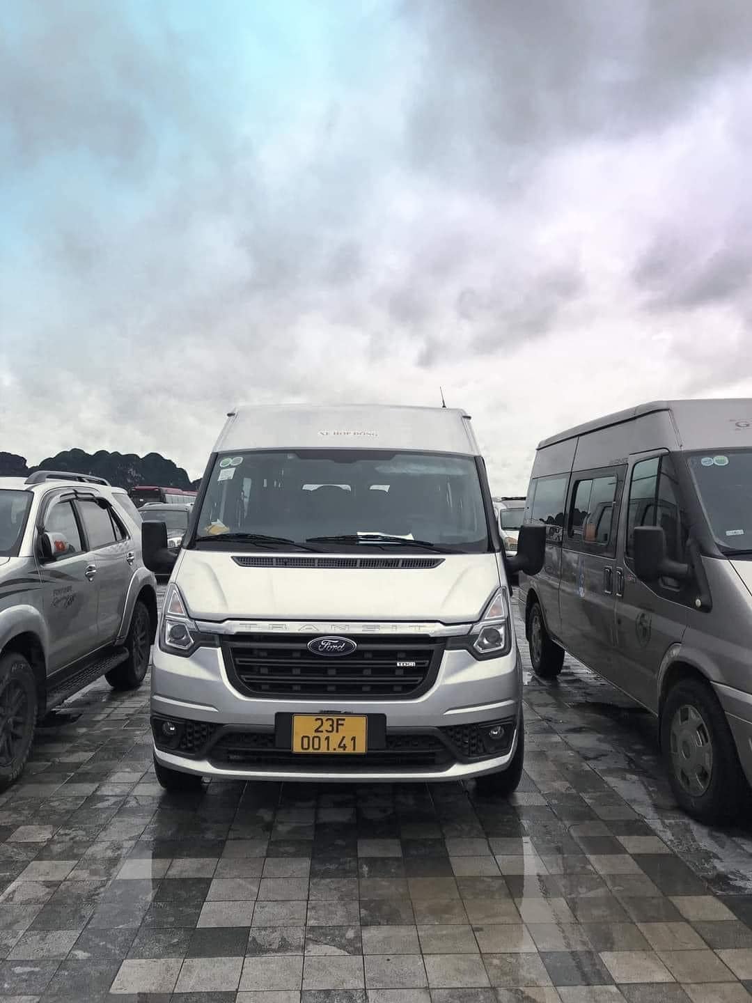 Ford Transit Mini Bus 16 chỗ - Hà Giang Trẻ Travel